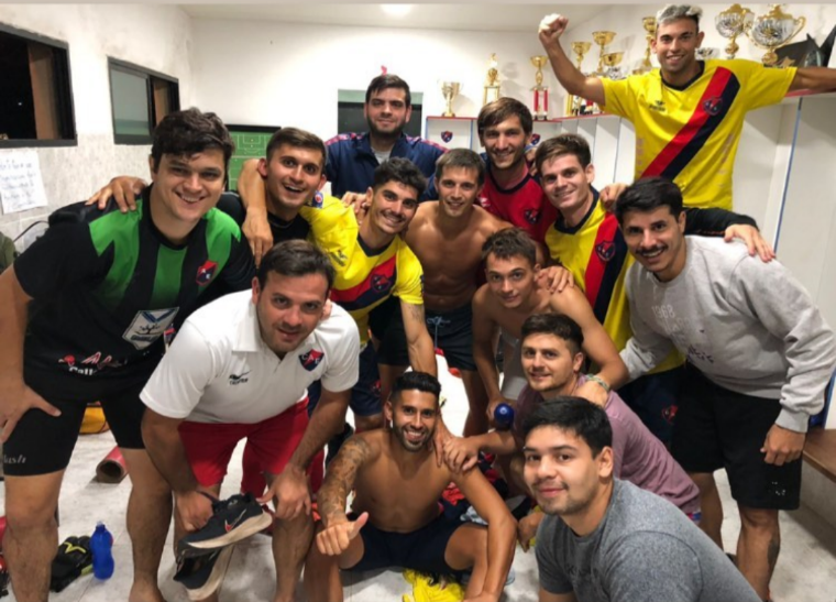 FUTBOL DE PRIMERA: CLUB MERCEDES SE ASEGURO EL PRIMER LUGAR, Y LA PELEA ...