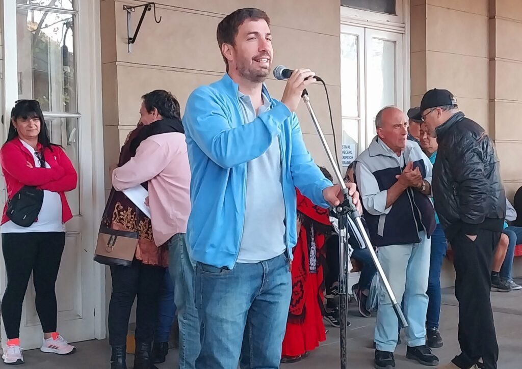 EL C.C. LA TROCHA AHORA SE LLAMA FERNANDO LUNA - Dato Posta